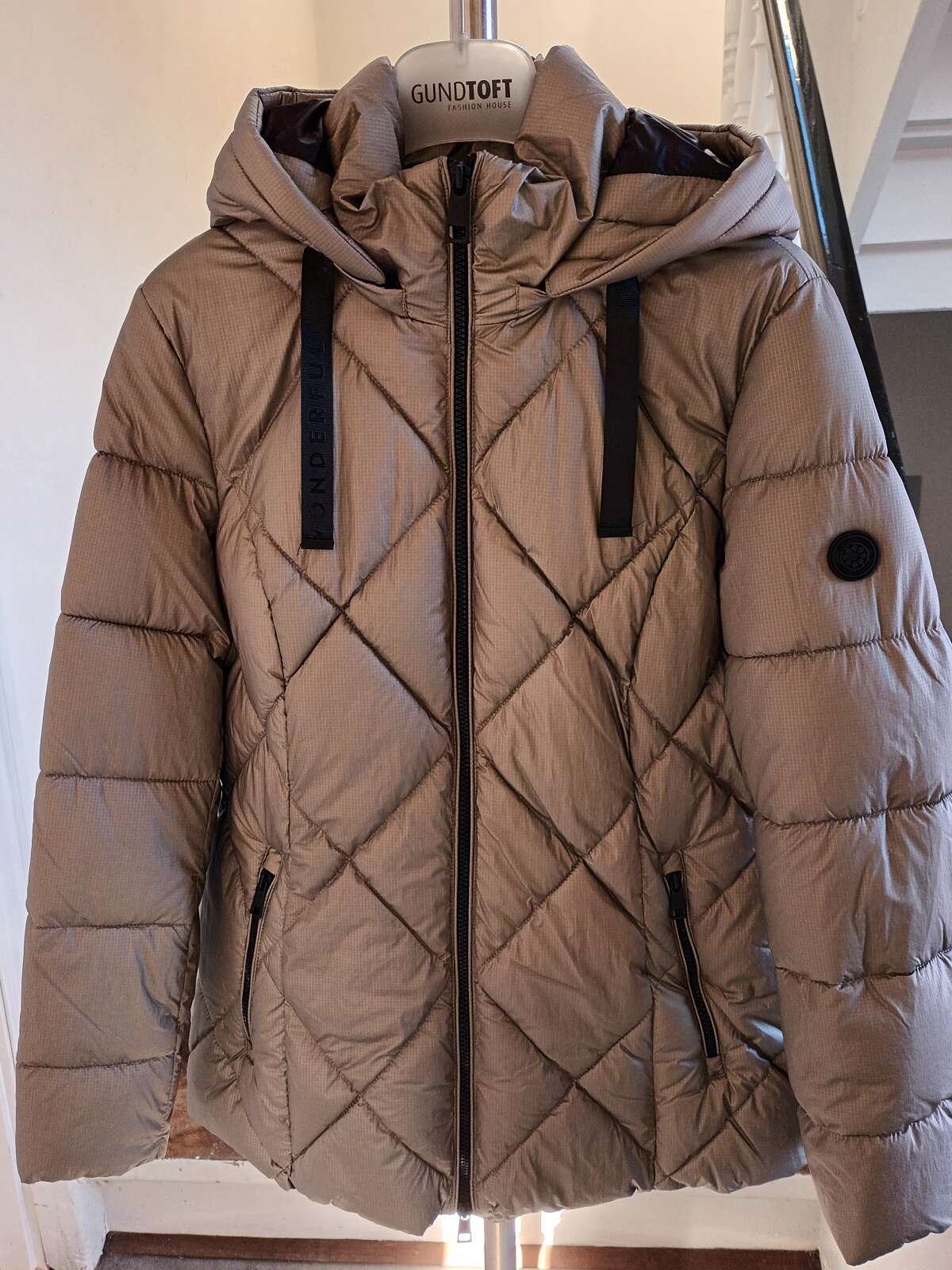 Smart Vatteret Jakke | LEBEK - Shop her > gundtoft.dk